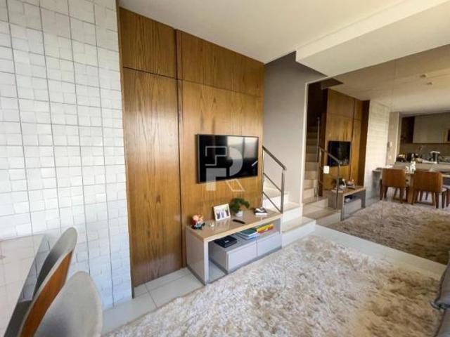 Apartamento duplex à venda em andar alto com vista para o vale com 2 vagas, 2 suítes e lavabo no Ino