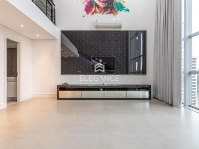 Apartamento duplex à venda em Petrópolis, Porto Alegre RS: 1 dormitório, 1 suíte, 3 banheiros, 2 vag