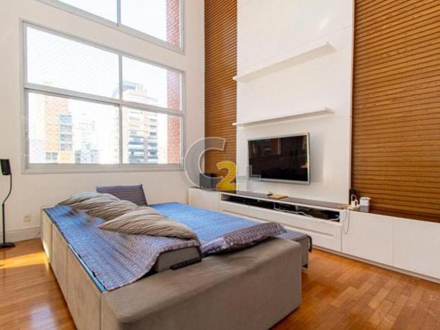 Apartamento Duplex à venda em Pinheiros com 3 suítes e 4 vagas