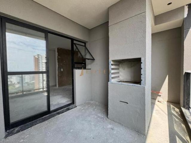Apartamento Duplex à venda em Sorocaba, Condomínio Le Monde Campolim, com 4 suítes, com 259 m²