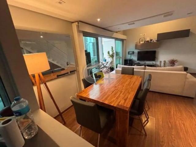 Apartamento duplex à venda na Vila Nova Conceição, 2 quartos, 2 vagas de garagem
