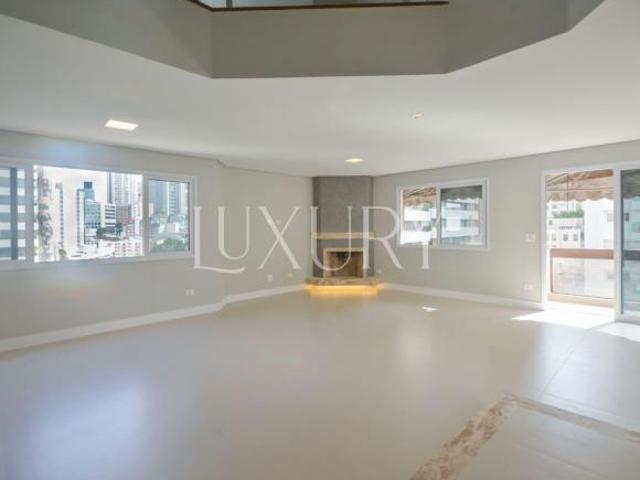 Apartamento Duplex à Venda na Aclimação 220m², 4 Dormitórios, 2 Suítes, 3 Vagas Aceita permuta