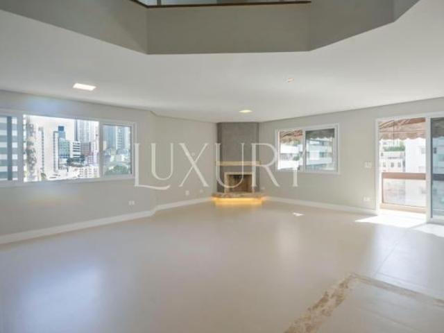 Apartamento Duplex à Venda na Aclimação 220m², 4 Dormitórios, 2 Suítes, 3 Vagas Aceita permuta