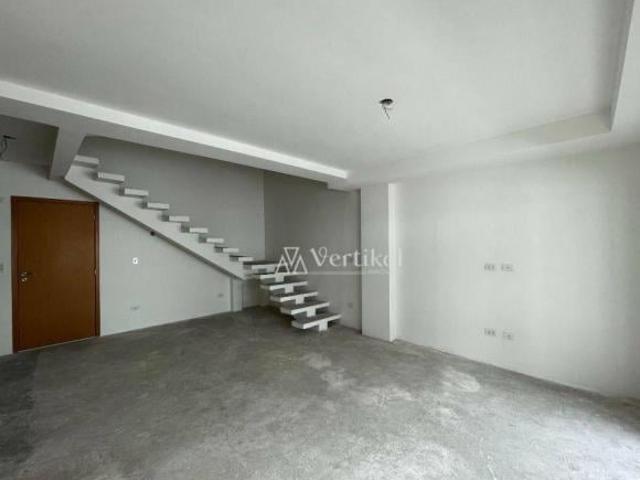 Apartamento duplex à venda na Granja Viana