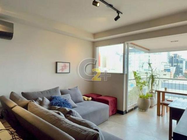 Apartamento duplex á venda no Alto de Pinheiros, 2 suítes, 2 vagas de garagem