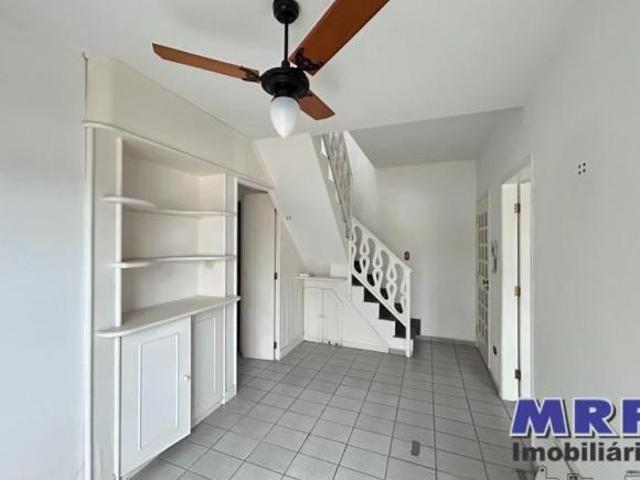Apartamento duplex a venda no centro de Ubatuba, ótima localização, com escritura !