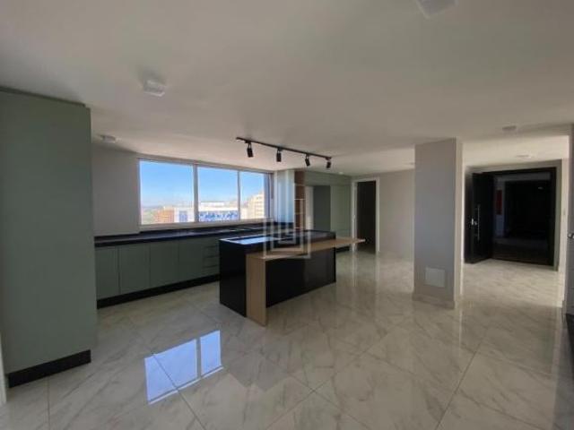 Apartamento Duplex à venda no Edifício Banestado em Foz do Iguaçu