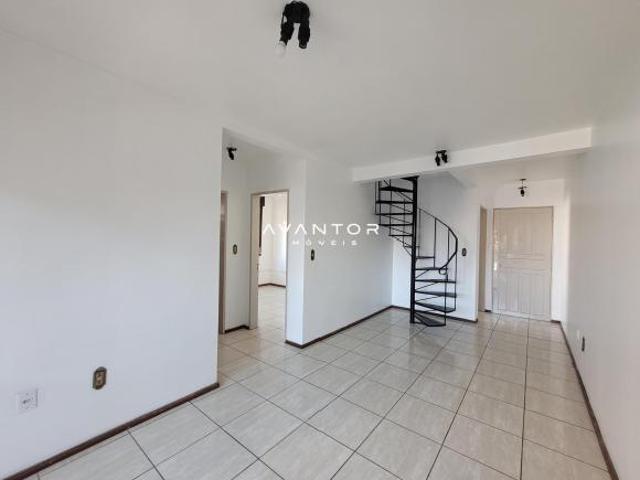 Apartamento DUPLEX amplo, com ótima localização!