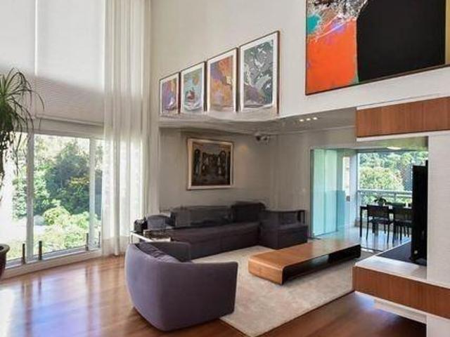 Apartamento Duplex Alto Padrão de 210m² com 3 Suítes e 3 Vagas na Vila Andrade