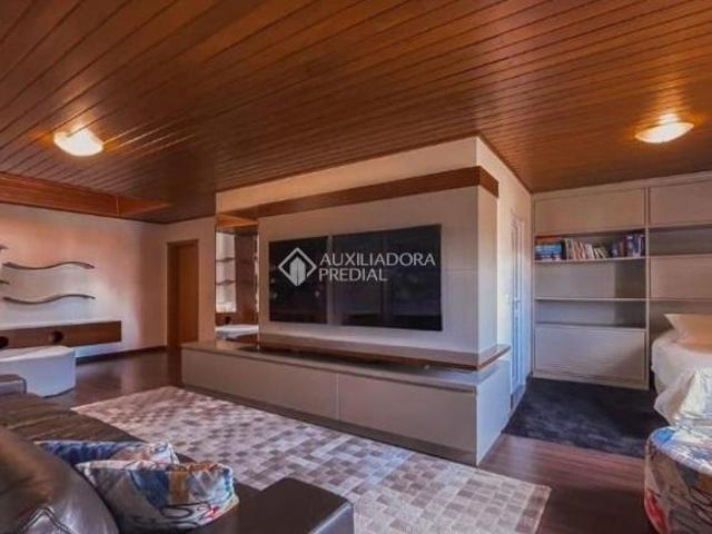Apartamento duplex de 3 quartos com 2 suítes e 1 vaga de garagem à venda no bairro Centro em Canela
