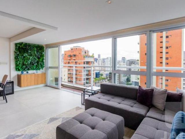 Apartamento duplex de 109 m2 com duas suítes e três vagas, moderno e funcional em Pinheiros!