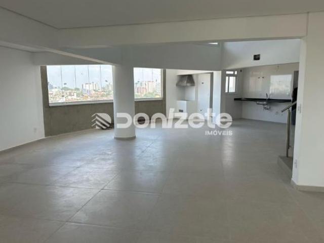 Apartamento Duplex de 316 m² em Vila Assunção, Santo André – 6 Quartos, 7 Vagas e Financiamento