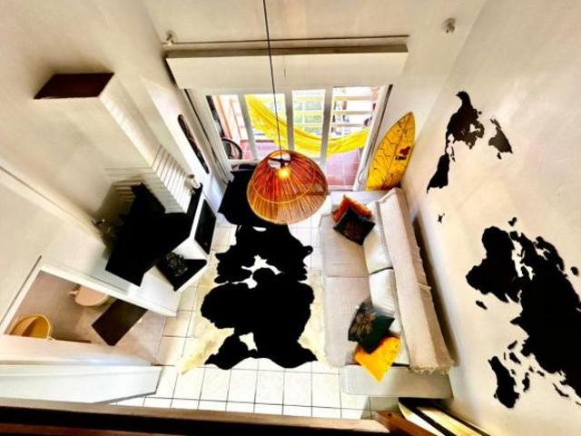 APARTAMENTO DUPLEX DE FRENTE PARA AVENIDA EM CAPÃO NOVO!