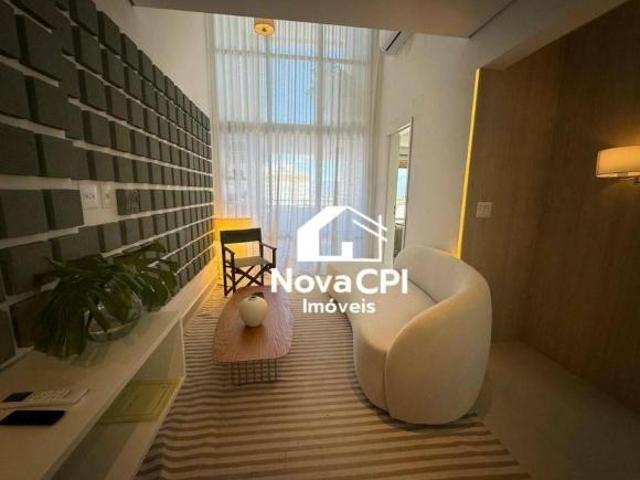 Apartamento Duplex Decorado com 3 Suítes no Canto do Forte – Vista Livre