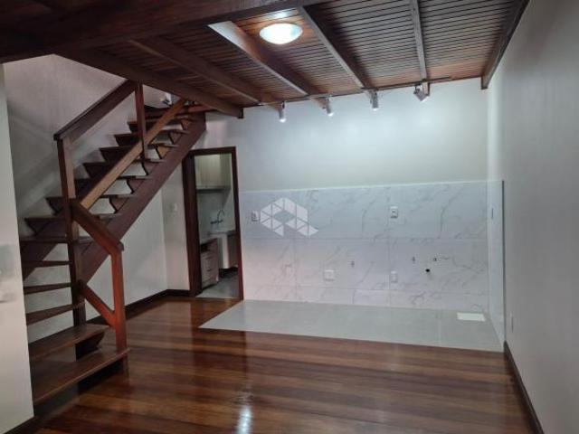 Apartamento duplex em canela na Avenida das Hortênsias
