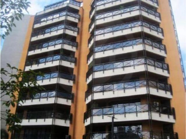 Apartamento Duplex em leilão a venda em Vila Andrade, São Paulo
