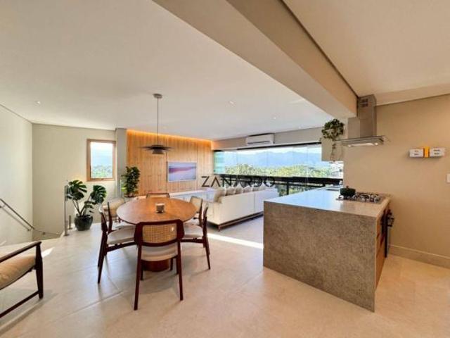 Apartamento duplex em Riviera de São Lourenço