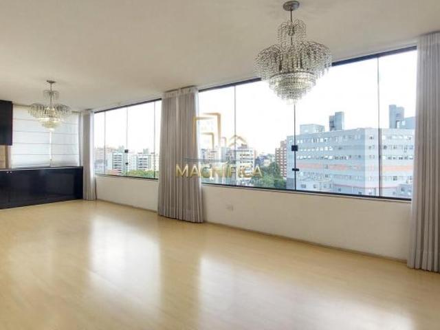 Apartamento Duplex Exclusivo no Bigorrilho – Curit