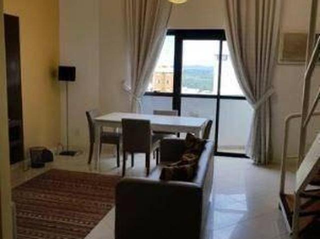 Apartamento duplex mobiliado com 1 suíte, sacada e 2 vagas – Jardim Aquarius – SJCampos