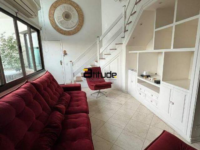 APARTAMENTO DUPLEX MOBILIADO DE 248m² PARA LOCAÇÃO NO CONDOMÍNIO AMÉRICA 2 ALPHAVILLE