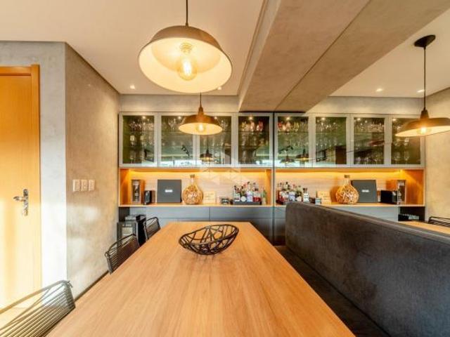 Apartamento duplex mobiliado e decorado em andar alto no Teresópolis