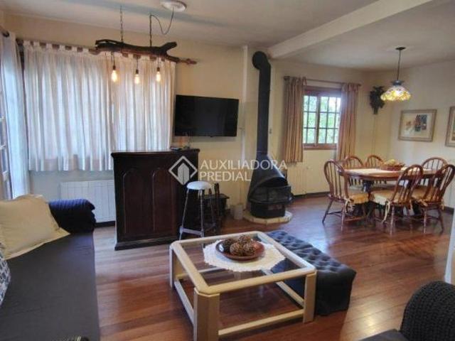 Apartamento Duplex Mobiliado em Gramado