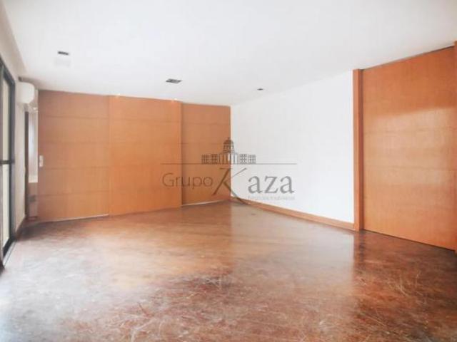 Apartamento Duplex Moema 4 Dormitórios 198m²
