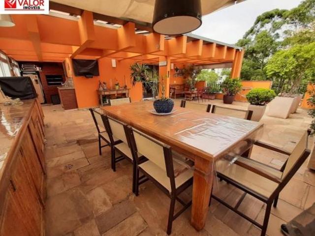 APARTAMENTO DUPLEX MORUMBI VILA ANDRADE Excelente apartamento, próximo do colégio Porto Seguro a