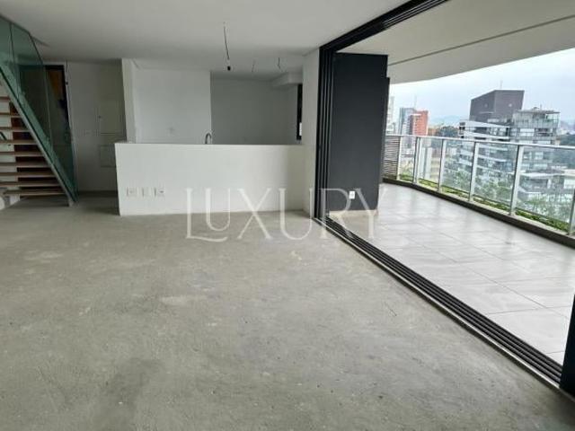 Apartamento Duplex Novo à Venda nos Jardins, 196m², 3 Suítes, 2 vagas. Todo decorado