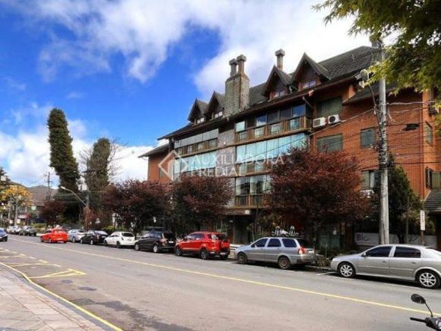 Apartamento duplex no coração de Gramado sofisticação e conforto a poucos passos da Rua Coberta!