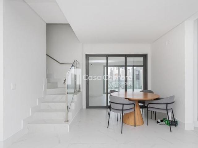 Apartamento duplex no Cabral com 3 suítes e varand