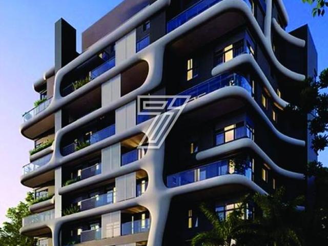 Apartamento Duplex no Ahú, com 136m² privativos, 2