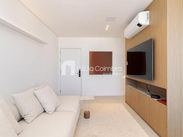 Apartamento duplex no Batel com 3 dormitórios e ro