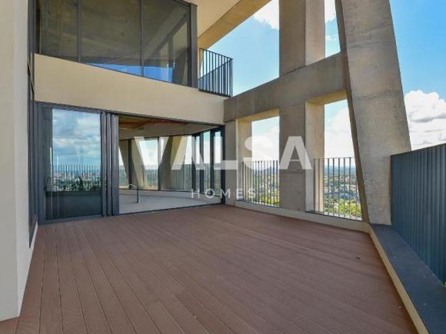 Apartamento duplex no Ecoville com 3 suítes e 5 vagas Revenda exclusiva do Age 360