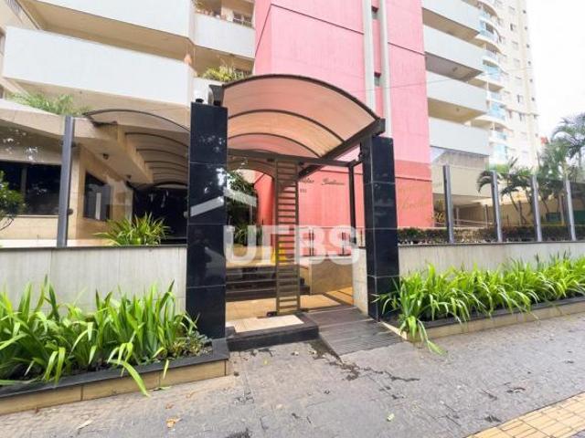 Apartamento duplex, no Edifício Beethoven. Setor Oeste
