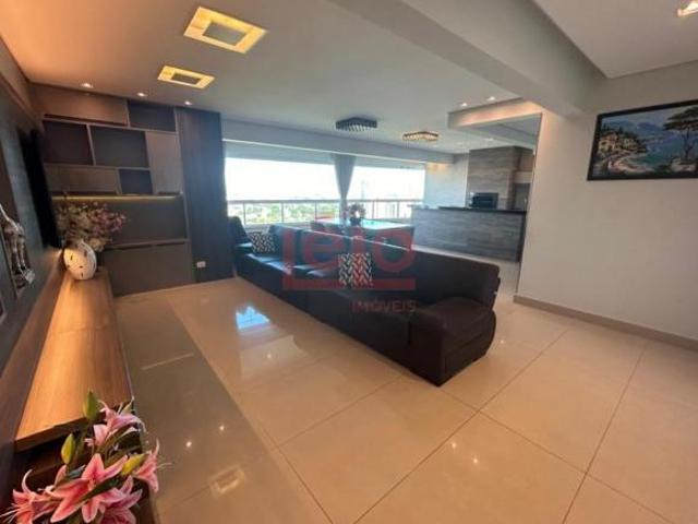 APARTAMENTO DUPLEX NO EDIFÍCIO JOHN WESLEY