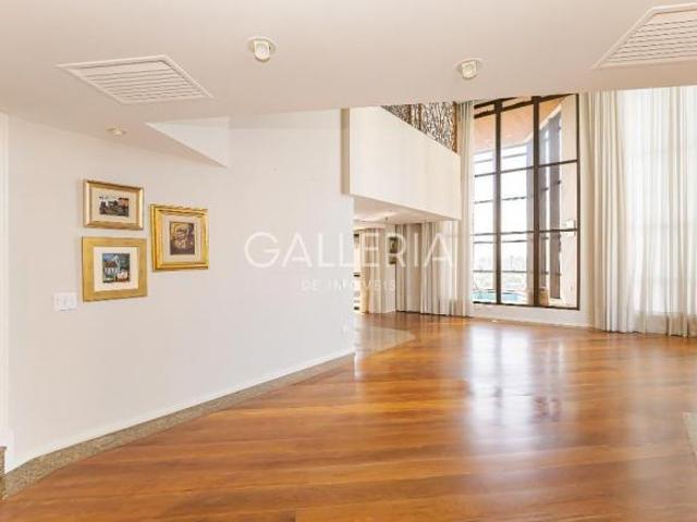 Apartamento Duplex no Edifício Place Vendome com 4 quartos e 5 vagas de garagem no Batel