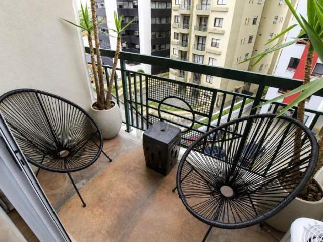 Apartamento duplex na Vila Mariana, reformado, mobiliado, com varanda