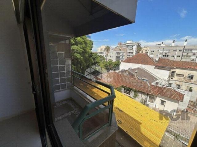 Apartamento Duplex Semi Mobiliado à Venda em Porto Alegre 1 Dormitório com Suíte e Vaga de Garagem