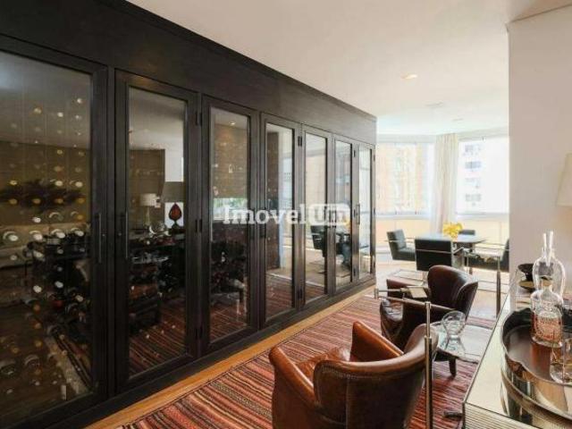 Apartamento Duplex para venda com 3 quartos em Itaim Bibi com 394m²