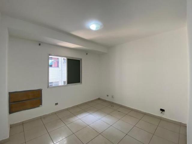 Apartamento DUPLEX para venda em São Vicente, 1 dormitório amplo, prédio frente mar, vaga coletiva