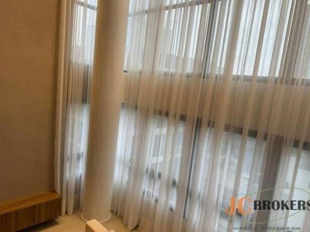 Apartamento duplex reformado com 91m² de área útil, 2 suítes, 1 vaga