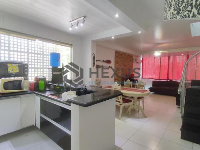 Apartamento duplex reformado e mobiliado a duas quadras da Praia das Asturias, G