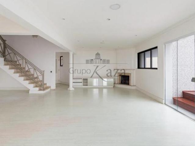 Apartamento Duplex Vila Andrade 3 Suítes 250m²