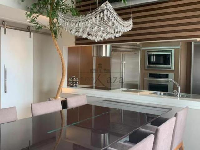 Apartamento Duplex Vila Nova Conceição 2 Suítes 150m²