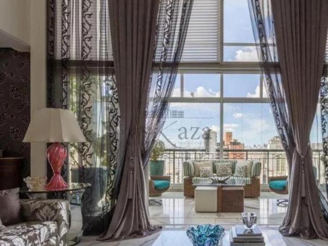 Apartamento Duplex Vila Nova Conceição 5 Dormitórios 634m²