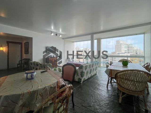Apartamento duplo frente mar na Praia das Pitangueiras, Guaruja