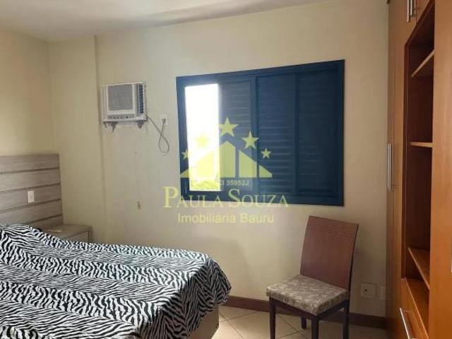 Apartamento Edifício Abrolhos à venda, 3 dormitórios sendo uma suíte, 2 vagas de garagem, armários