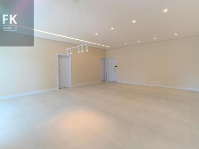 Apartamento em Tamboré Santana de Parnaíba, SP