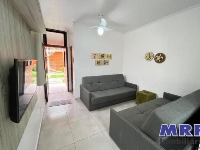 Apartamento em Ubatuba, a 200 metros da Praia do Sapê. Condomínio com piscina e portaria 24 horas